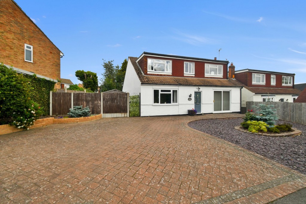Hempstead Road, Hempstead, Gillingham, Kent ME7 3RF, 4 bedroom, Chalet