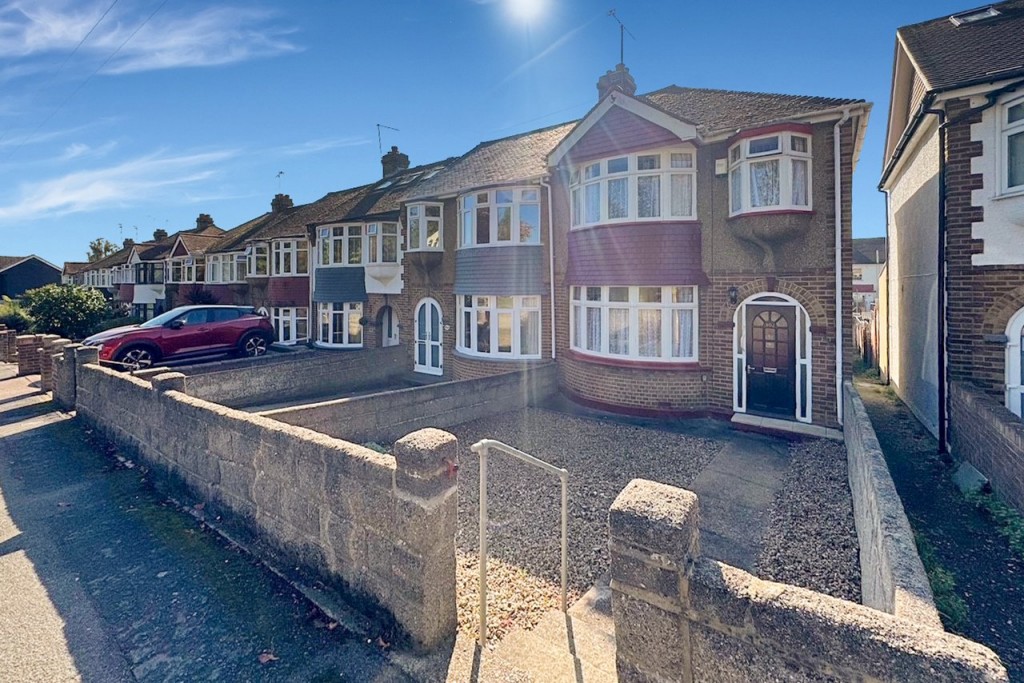 Grange Road, Gillingham, Kent ME7 2QS, 3 bedroom, End of Terrace House